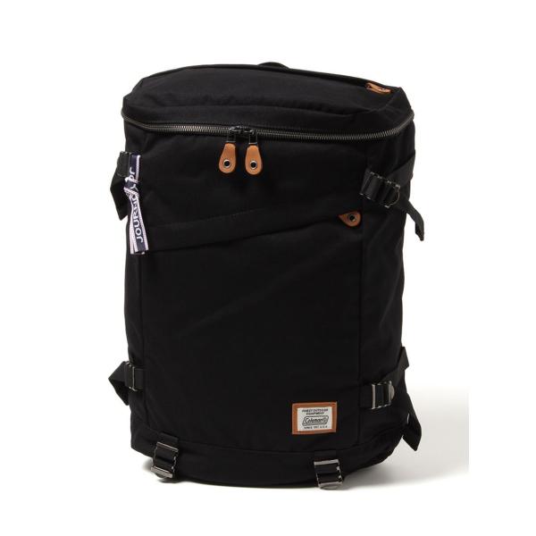 【カラー】ブラック【サイズ】.【実寸(cm)】.：容量(単位):(--),重さ(単位):(--)【素材】ポリエステル【原産国】ベトナム【メーカー品番】41566639【コメント】レインカバー付きゆったりサイズのスクエアバックパック25L■フ...