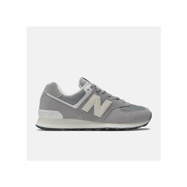 【コメント】環境に優しいマテリアルを採用しながら、季節にフィットする風合いのあるスエード/メッシュアッパーをホワイトNロゴが映えるオーセンティックなカラーで彩った「U574」。Classic574でよく使われるタンラベルを採用し、ペアでコー...