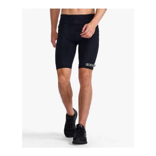 【カラー】BLK/SRF【サイズ】XS/S/M/L【素材】72% NYLON 28% LYCRA【原産国】SRI LANKA【メーカー品番】71371009【コメント】メンズシリーズでMCSショートタイツの2XUロゴバージョンが登場。MCS...