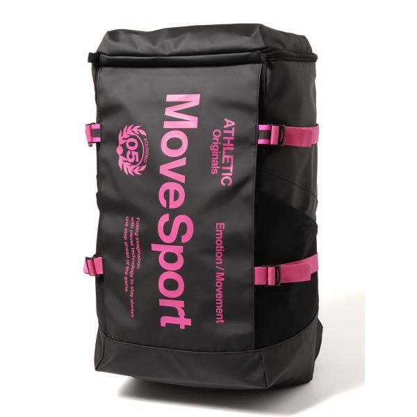 【コメント】総容量30Lのスクエアバックパックです。　肩にフィットする形状のショルダーハーネス構造。　本体内側にはクッション性のあるPC/タブレットポケットを搭載しています。　チェストベルトを装着すればより安定したフィット感で着用できます。...