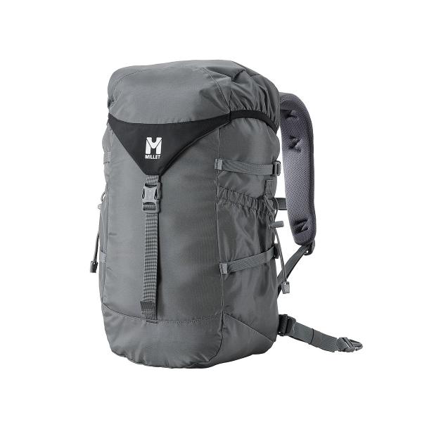 【コメント】ワンデイハイクからライフスタイルまで重宝する小型バックパック。トレッキングポールやボトルなどを簡単に収納できるサイドポケット。ショルダーハーネスには小物の収納に便利な折り畳み式チェストポケットとハンドレストが付属。チェストストラ...