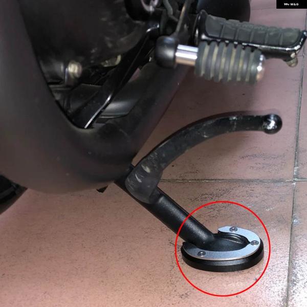 バイク フットサイド スタンド パッド プレート キック スタンド エンラージャー サポート エクステンション トライアンフ BONNEVILLE T120/ T100 2018-2020 カスタム パーツ アクセサリーProtective...