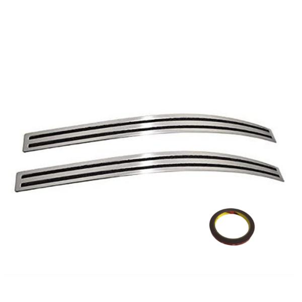 商品の仕様：【適合車種】：ハイエース200系　【年式】平成25年12月〜現行型 標準ボディ ワイドボディ 全車【素材】：ステンレス製。※素材は傷のつきにくいステンレス製で乗り降りの際に起きるステップへの擦れやキズを防ぎます。【セット内容】：...