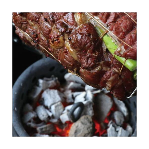 ※オージーピッグのオプション品、チャコールバスケット単品の販売です。バスケットに炭を入れて使用します。安定した火力が続くため、じっくり火を通したい丸焼きなど、長時間調理にも有効です。● サイズ：φ220×H110 mm ● 重量：1.2kg...