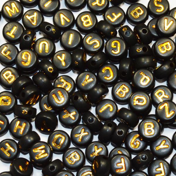 ●文字がランダムなミックスパックです。（文字はご指定出来ません、すべての文字が揃っている保証はありません）●１パックの個数：約２０グラム（おおよそ１５０コぐらい）です。●サイズ：直径約７ｍｍ×厚み約３．８ｍｍ、平たいデザイン●穴の大きさ：約...