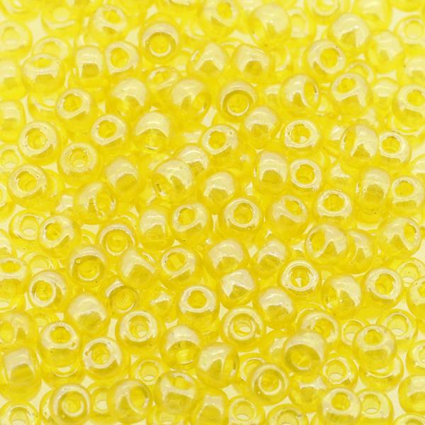 ●１パックは（約７ｇ、約２８０〜３００コ入り）になります。●カラーは光沢がある透けたイエローカラーです。●サイズ：外径約２．７ｍｍ、穴径約１ｍｍ●材質：ガラス製●製造国：国産（日本製）当店ストロビーズの丸小、丸大、特小ビーズ、無穴ビーズ、竹...