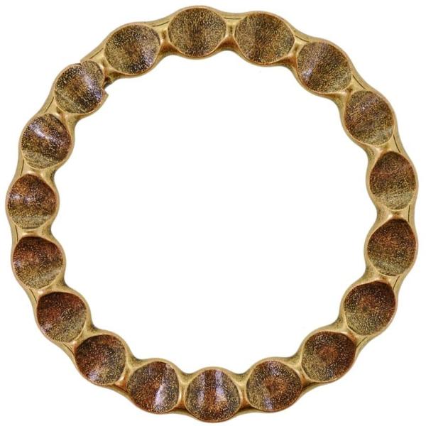 ●表示価格は１コ入りのお値段になります。●薄いリング型のメタルパーツです。●サイズ：直径約３０ｍｍ、厚さ約２ｍｍ、リングの幅約４ｍｍ●素材：鉄●入荷時により色合いや濃さが違う場合がございます。※リングにつなぎ目の部分がありますが不良品ではご...