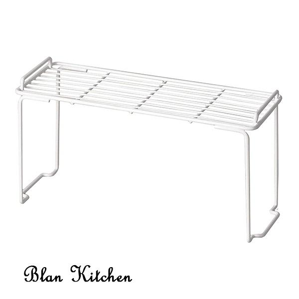 爽やかで清潔感のあるホワイトカラーのキッチングッズ！シンク上やシンク下のスペースを有効活用キッチンで調理スペースのサポート台として使ったり、よく使う鍋やケットルの指定席にしたり用途はいろいろ積み重ね使用可能製品サイズ:(約)幅33.5×奥行...