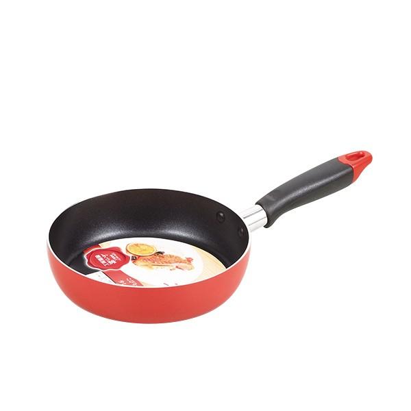 ・内面はふっ素樹脂加工でこびりつきにくく、少しの油で調理可能です・全ての熱源(200V熱源にも対応)どんな加熱器具にも使えます。ガス火にももちろん使用可能。・毎日の調理にぴったりなスタンダードで扱いやすいフライパンです。◇サイズ:(約)全長...