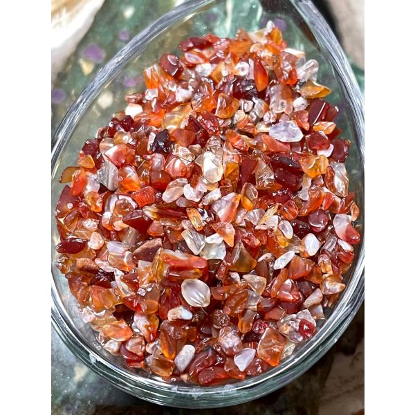 カーネリアン【紅玉髄】小粒タイプ◆さざれ◆100g粒の大きさ【約4〜6mm】【ブラジル産】天然石ブレスを作る際に出る原石のかけらを利用して作られた貴重なさざれ石です♪艶々の光沢と透明感、温かみのある色合いが美しい☆◆7月の誕生石◆与えられた...