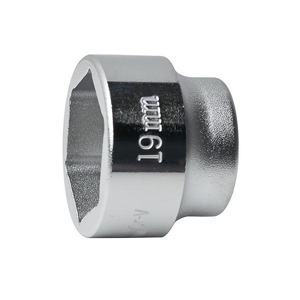 FLAG(フラッグ）超ショートソケットは、クリアランスの狭い作業環境での取り扱いやすさを重視し全長を極限まで短くコンパクト化したソケットです。[差込角] 3/8"(9.5mm)[サイズ] 19mm[ポイント] 6角[ソケット高さ] 20mm...