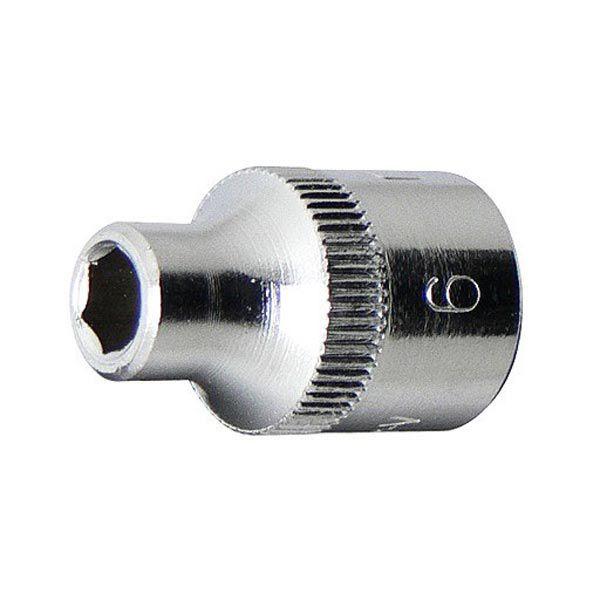 厳選されたクロームバナジウム鋼を鍛造・熱処理した、強靭で耐久性に優れたソケットです。ソケットの周囲に滑り止めのローレット加工(ナールドデザイン)つきで、手回しもしやすい。[差込角] 3/8"(9.5mm)[サイズ] 6mm[全長] 27mm...