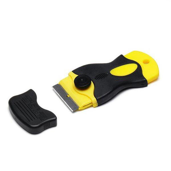 フロントガラスの車検証ステッカーを剥がす作業に便利なスクレイパーです。本体握り部分がラバーグリップになっていますので滑りにくく、しっかりと握る事ができます。[ブレード幅] 40mm[全長] 109mm[重さ] 40g[替え刃] 19-111...