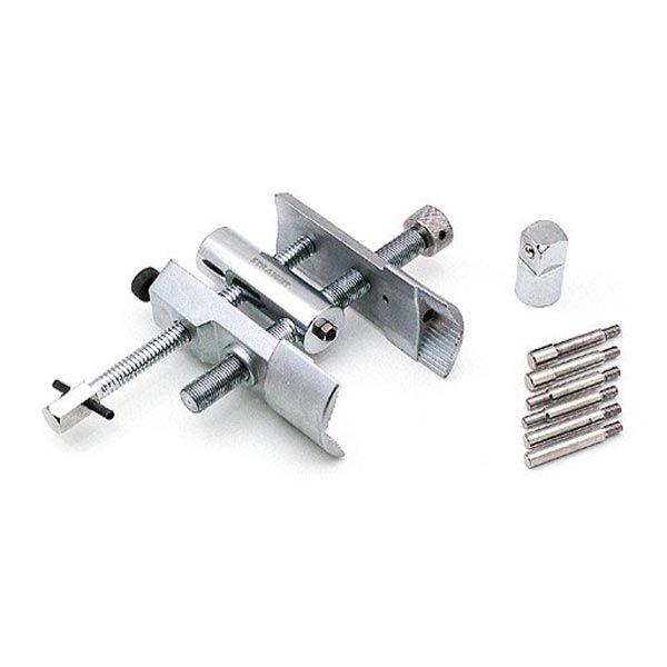 中型〜大型車のホイールベアリングロックナット(ハウジングナット)の締緩に使用するアジャスタブルホイールベアリングロックナットレンチです。[セット内容]・本体×1・凸3/4"×凹1/2"変換アダプター×1・丸ナット用ピン φ6、8、10mm×...