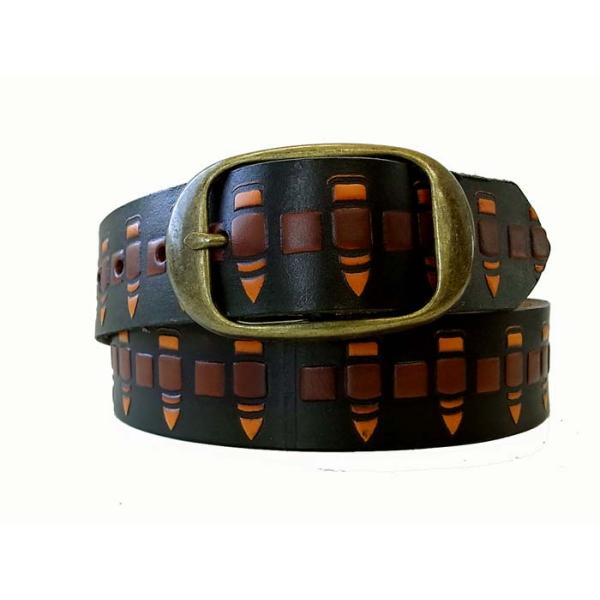 ☆本皮レザーの総型押しベルトです！アメリカンなデザインで、高級感も有り、大変良い雰囲気です！　長さ　：　約105cm、幅約3.6cm※ウエスト　82〜92cmに対応できます。　※バックルは交換できるタイプです。※ベルトの裏側に、表のプリント...