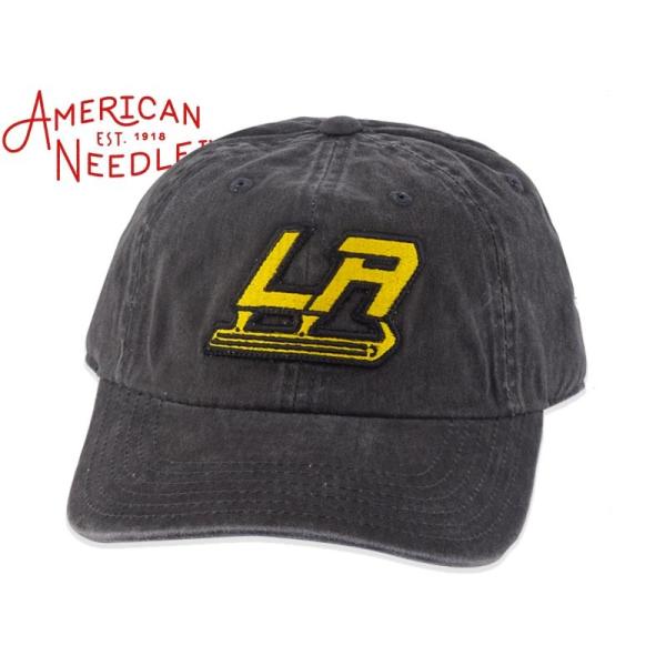ウォッシュドピグメント生地を使用したカーブブリムキャップ。LOS ANGELES BLADESチームロゴ、ヴィンテージ感漂うストラップバック仕様キャップSIZE:FREE SIZE