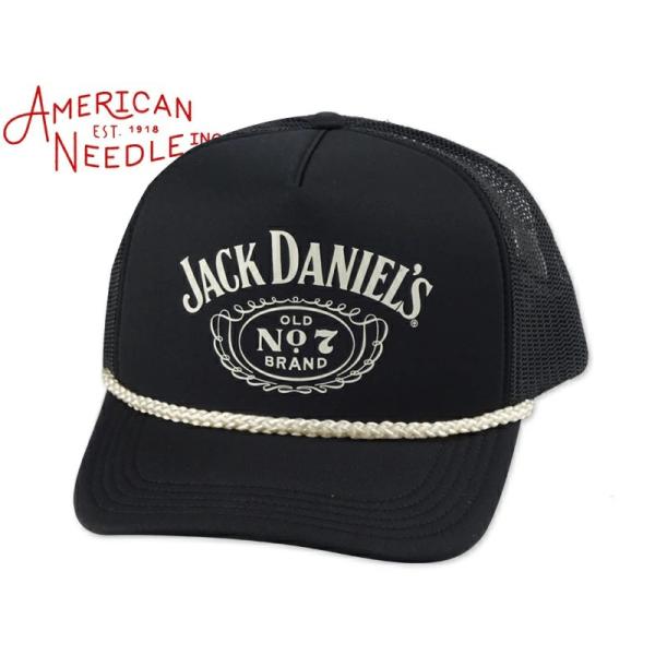 テネシー・ウイスキーの代表的な銘柄”JACK DANIELS"。フロントは和らなフォームスタイルにJACK DANIELSのプリントをを配置しています。SIZE　:　FREE