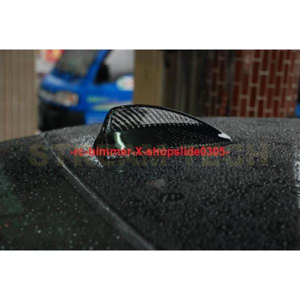 【商品説明】BMW E9x 3シリーズ用 カーボンアンテナ人気商品です！ダミーアンテナです。製品はアンテナ配線口設けていない為、ご自身にて加工していただければ交換式にもなります。外装用両面テープ等で簡単装着可能です。高級綾織カーボン繊維使用...