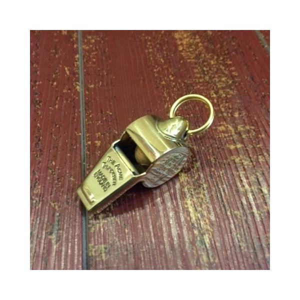 空軍パイロットの標準装備品でもあるサバイバルホイッスル。救援信号などパイロットには欠かす事の出来ない装備品で、A-2やコットン製フライトジャケットにマッチするアクセサリー。1870年にJ・ハドソン氏により創業されたホイッスルの代名詞とも言え...