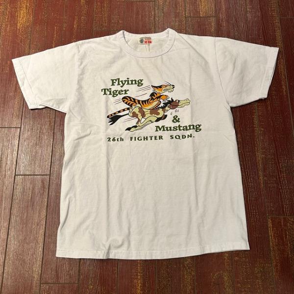 バズリクソンズ　ミリタリープリントTシャツ BR79511ミリタリープリントを施した一枚です。デザインだけでなく、着心地も抜群です。