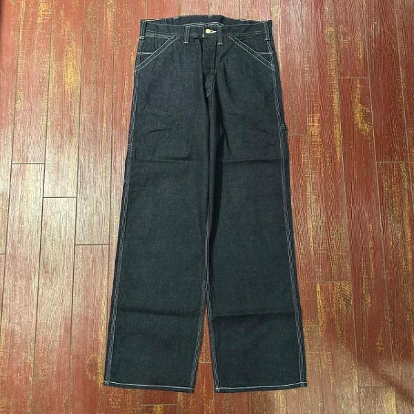 シュガーケーン 11oz ブルーデニムワークパンツ　SC42495股上が深めで、ワタリから裾も太めのシルエットを持つ王道のワークパンツ。特筆すべきは腰ポケット部分で、向布は裾部分がふらし仕様となっており、内容物が落ちにくくなっている。袋地も...