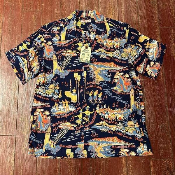 サンサーフ　ハワイアンシャツ「ソング・オブ・ハワイ」SS39226レイモンド・ササキ率いるマリヒニ・スポーツウェア社が 1950年代はじめに手掛けた作品。ハワイで古くから親しまれてきた歌のタイトルを音符とともにシャツ全体へと散りばめ、抜染で...