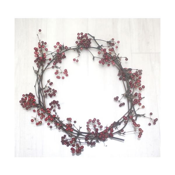 当店にて昨年１２月初旬に仕入れたサンキライをドライにしたものです生花で１把分　１メートルの長さ５本を　リース型にして　そのままドライ化しましたこのままでも　カラースプレーをかけてお使いいただくことも