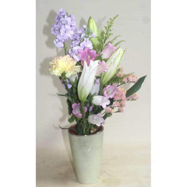 長さ約50cm位お仏壇のお供えや　お墓参りに　白上がりは　１年未満に亡くなった方へ在庫で　おつくりしますので　原則　お花の種類や　色味は　おまかせでお願いします洋花や　菊等でセットいたします