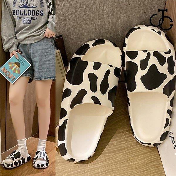 ■商品詳細毎年のサンダルが、今年も登場!!街なかはもちろん、ビーチや野外フェス、オフィスやお家のベランダなど様々なシーンで大活躍できます！さらに、軽量なので履きやすく疲れにくいのがポイント!蒸れにくく通気性も良いので、足元を快適にして過ごせ...