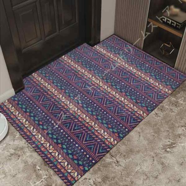 素材：PVC　ハサミで自由にカット可能。好きな形に簡単にアレンジできるのもポイント。厚さ：約10mm商品の特徴掃除機を使用するか、ほうきで掃除するか、裏地を軽くたたいて屋外で振り落とすだけです。マットを清潔に保つために、定期的にブラシで水洗...