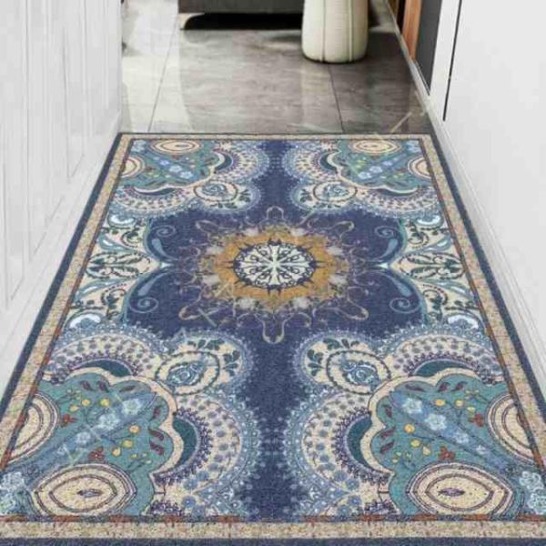 素材：PVC　ハサミで自由にカット可能。好きな形に簡単にアレンジできるのもポイント。厚さ：約10mm商品の特徴掃除機を使用するか、ほうきで掃除するか、裏地を軽くたたいて屋外で振り落とすだけです。マットを清潔に保つために、定期的にブラシで水洗...