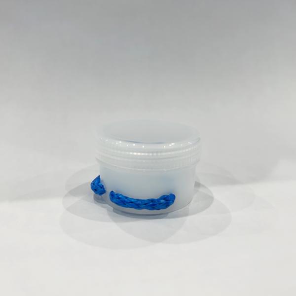 ■特徴・水が漏れることなく、紐が常に湿った状態をキープします 。・強度のある特殊繊維を使っている為、コオロギなどの強靱なアゴを持つ昆虫にも噛み切られることはありません。使用にあたっては、下記の使用方法を必ずお読み下さい。■使用方法(1)蓋を...