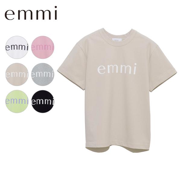 ベーシックで洗練されたシルエットが魅力のemmiロゴTシャツ吸水速乾、接触冷感、UVカット機能付きで、デイリーからアクティブまで活躍ベーシックでありながら、洗練されたシルエットにこだわった emmi ロゴTシャツ。吸水速乾性とUVカット機能...