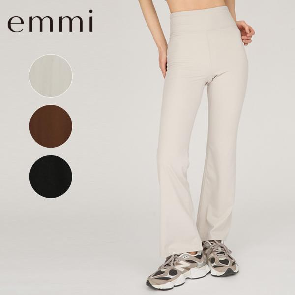 ラフにも上品にも決まる美シルエットが魅力のハイウエストフレアパンツ■Design美しいラインと快適な着心地を両立した、スタイリッシュなフレアパンツ。ハイウエストデザインで腰回りをしっかりホールドし、脚長効果を演出。太ももから膝までは程よくフ...