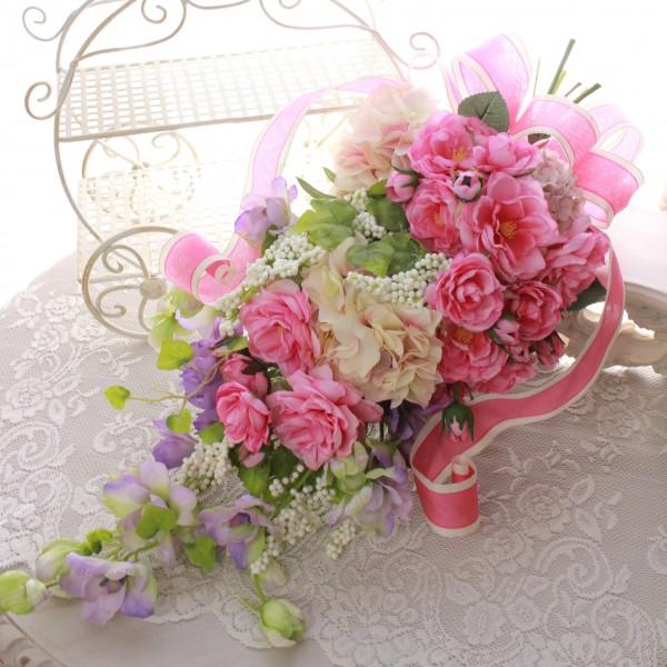 [商品説明]クオリティーの高いアーティフィシャルフラワー（造花）のアレンジメント店長が心を込めて１点ごとにアレンジをお作りしていますご自宅のインテリアやギフトにもお勧めですこちらはローズやデルフィニウム、紫陽花やベリーを花束のように組んで仕...