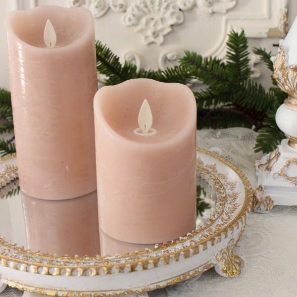 [商品説明]火を使わない安心・安全な電池式のインテリアキャンドルこちらはペッシュピンクのショートとなります（ペッシュピンクのロングはございません）裏側のスイッチを入れると、上部の炎のパーツが揺ら揺ら動きライトが点灯します本体は本物の蝋で出来...