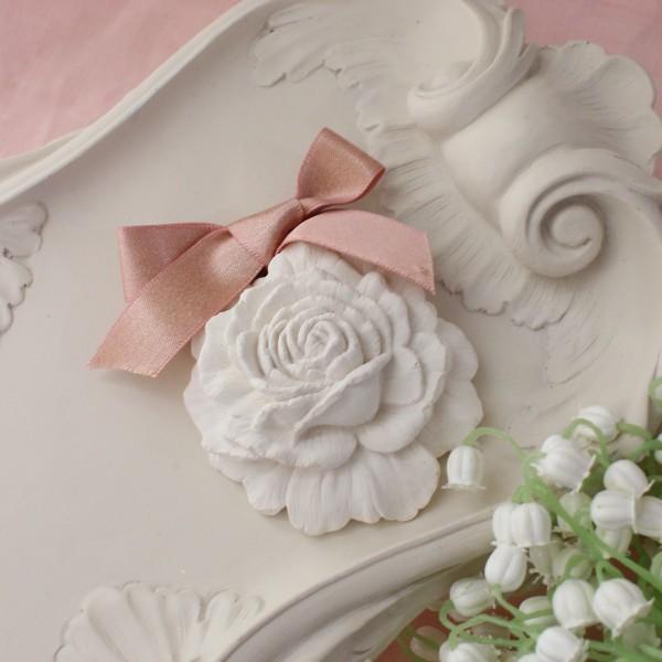 [商品説明]フランスのインテリアブランド Mathilde M.（マチルドエム）フレンチシャビーなインテリアやフレグランス商品が揃いますこちらは可愛い香りのオブジェ センティッドデコ２サイズ展開で、こちらはＳサイズとなります繊細なオールドロ...