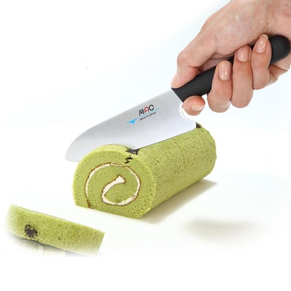 「包丁ってこんなに切れるの！？」と全国の主婦が絶賛！！『一度使うと、手放せない』熟練の職人が作る逸品。人指し指がくぼみに入り、刃に近いところが握れるため、力が入れ易くなっています。さらに刃先が丸いので安全。ハンドルが長く、ヒップアップしてい...