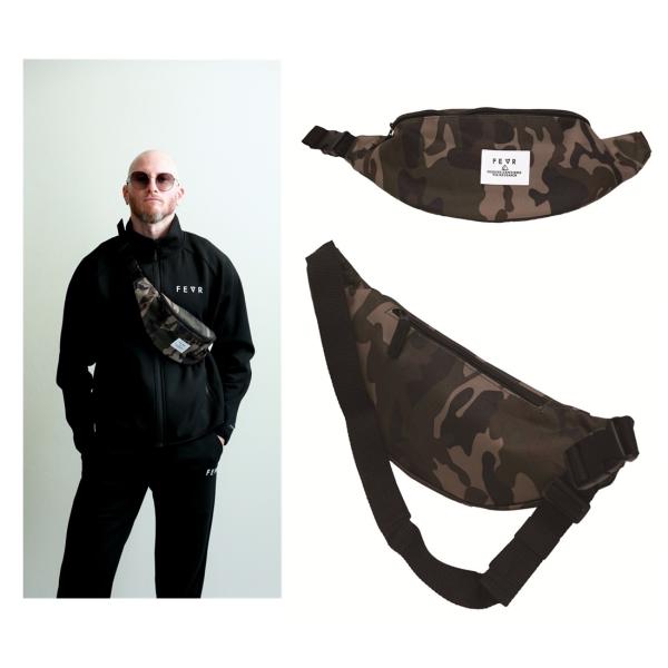 □商品説明コインケース、携帯電話や鍵など小物を入れるのに重宝するサイズです。表側の内面にはファスナーも付いており、紙幣や領収書、チケットなどを入れて財布としての使用も◎。素材カバー ポリエステル100%　中身 ポリエステル100%サイズ(c...