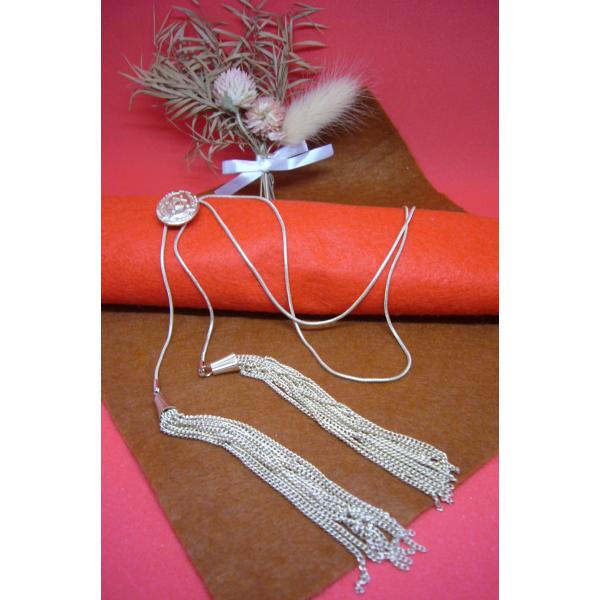 この度は、閲覧頂き誠にありがとうございます。下記内容をご確認の上、ご購入の検討を頂ければ幸いです。■サイズ　チェーン　約48.5cm　ペンダント 約2.0cm■カラー：ゴールド素人採寸の為、多少の誤差は、ご了承ください。＊引き輪は、ありませ...