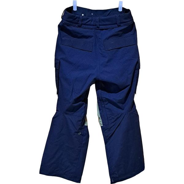 新しい V.CO AT ストレッチ ゴアテックス パンツで、周りに溶け込んだり、目立つこともできます。この「何でもできる」パンツのおかげで、冬の雨天時も、汗ばむぬるぬるした春の日も、よりドライで快適になると信じています。ルーズ ストレート ...