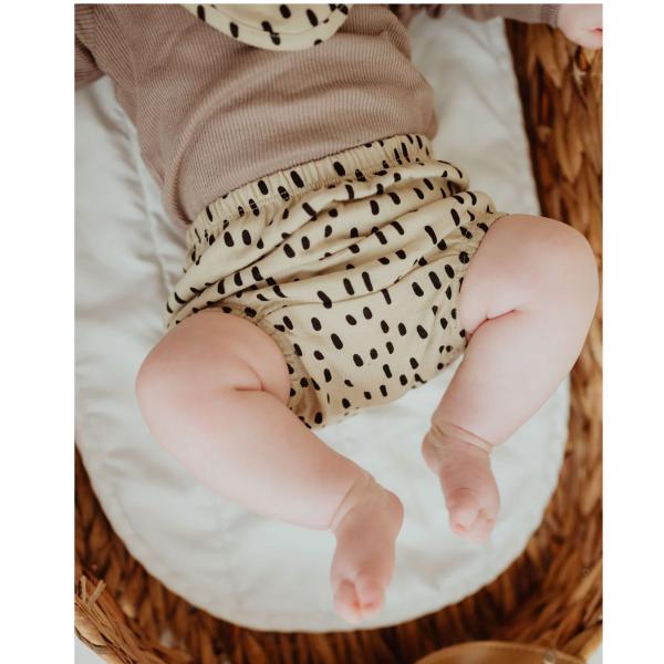 素材 オーガニックコットン　100％　※イギリスの子供服のサイズはべビ−サイズは月齢・キッズサイズは年齢表記です。参考サイズ(表記サイズ→日本サイズ）0-3ｍ→50-60cm　3-6m→60-70cm 6-12m→70-80cm 12-18...