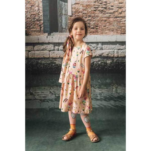 素材コットン　95% エラスティン　5％※ヨーロッパの子供服のサイズは6cm刻みのcm表記です。参考サイズ(表記サイズ→日本サイズ）62→60cm　68→70cm 74→75cm 80→80cm 86→85cm 92→90cm98→100c...