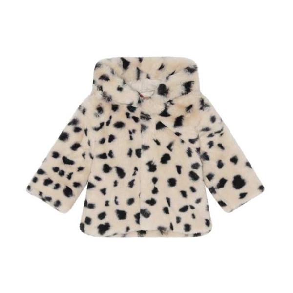 ふわふわモコモコ素材のコート。フードにはかわいいくま耳が付いていて、ぬいぐるみのような可愛さ?肌触りもとっても良く、癒し系コートです。素材ポリエステル　100%　※ヨーロッパの子供服のサイズは6cm刻みのcm表記です。参考サイズ(表記サイズ...