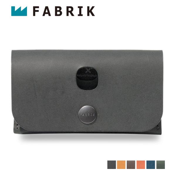 【遊び心溢れる高機能なレザーアイテムを展開するブランド FABRIK】FABRIKのシンプルボディに映える鮮やかなカラーが魅力なミニ財布です。素材には植物タンニン鞣し国産牛革を使用しており、使い込むと艶の出るワックス加工を施しています。その...