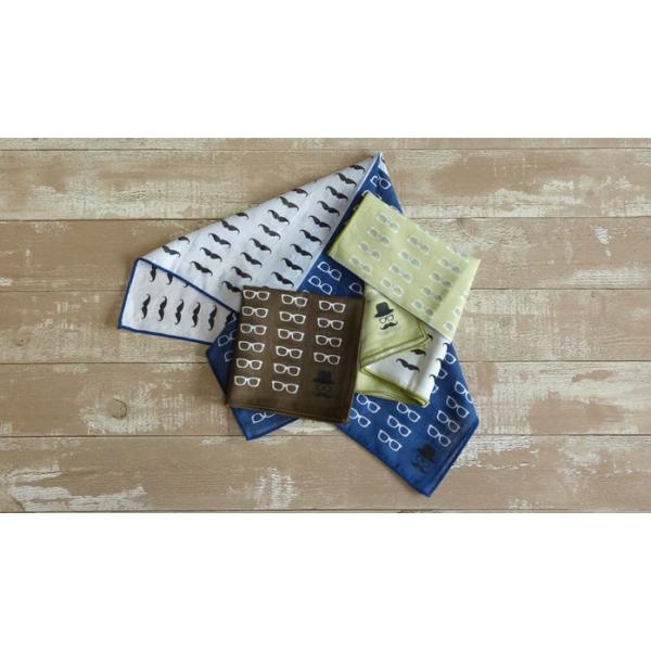 大判ガーゼハンカチ　ヒゲメガネ　綿100％のガーゼハンカチです。完全日本製で、昔から変わらない手法で日本の職人が丁寧に織り上げています。色はブラウン、マスタード、ダークブルーの３色。シックな色合いで、幅広い年代の方へ。大判なので、お弁当包み...