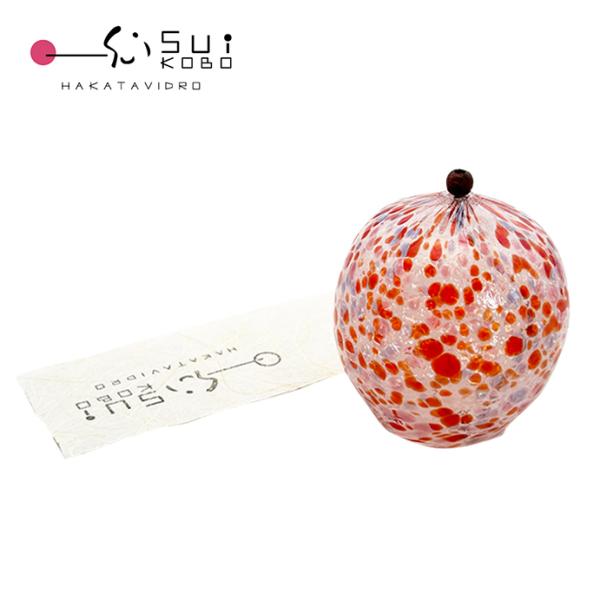 古来より風鈴の音は、人間にまつろわぬ獣や魔物を追い払って己の生命を守る楯であり、同時に己の仲間である獣や神を引き寄せる合図でもあったと言われております。粋工房オリジナルの風鈴はガラス細工であるので、鉄製のものよりも音が柔らかで、優しいです。...