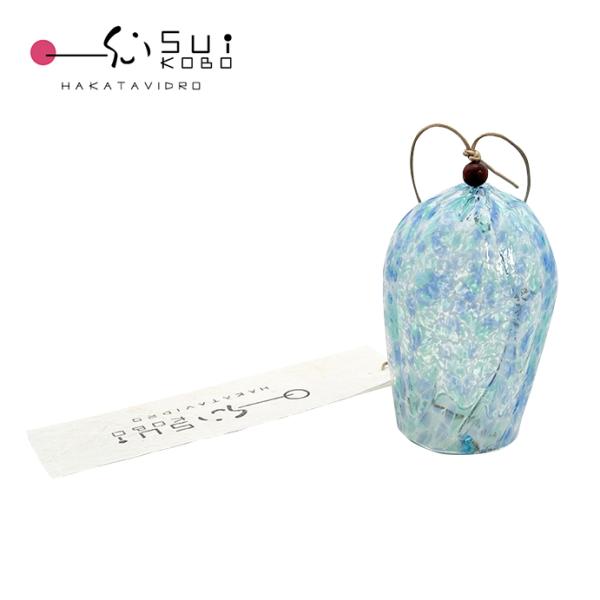 古来より風鈴の音は、人間にまつろわぬ獣や魔物を追い払って己の生命を守る楯であり、同時に己の仲間である獣や神を引き寄せる合図でもあったと言われております。粋工房オリジナルの風鈴はガラス細工であるので、鉄製のものよりも音が柔らかで、優しいです。...