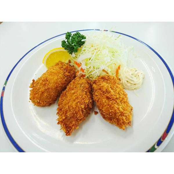 瀬戸内産　カキフライ２０個×８トレー業務用１個約３５ｇの大粒カキフライです。惣菜コーナー、お弁当などにいかがでしょうか？凍ったまま１７０℃の油で約５分３０秒〜６分程度揚げてください。内容量  ２０個（約７００ｇ）×８トレー原材料  かき（瀬...