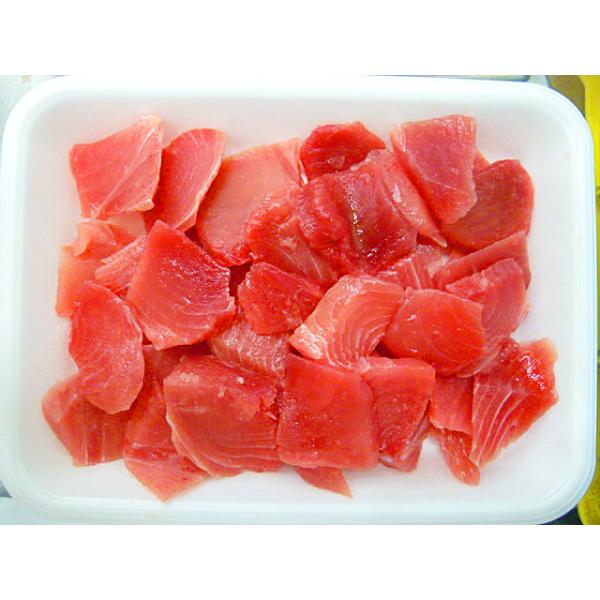 めばちまぐろ切り落とし１ｋｇ（５００ｇ×２パック）業務用切り落としですので大きさは不揃いですが味はバツグン！！内容量  １ｋｇ（５００ｇ×２パック）原材料  メバチマグロ（台湾など）、食用植物油脂／ｐＨ調整剤、酸化防止剤（Ｖ．Ｃ）賞味期限 ...